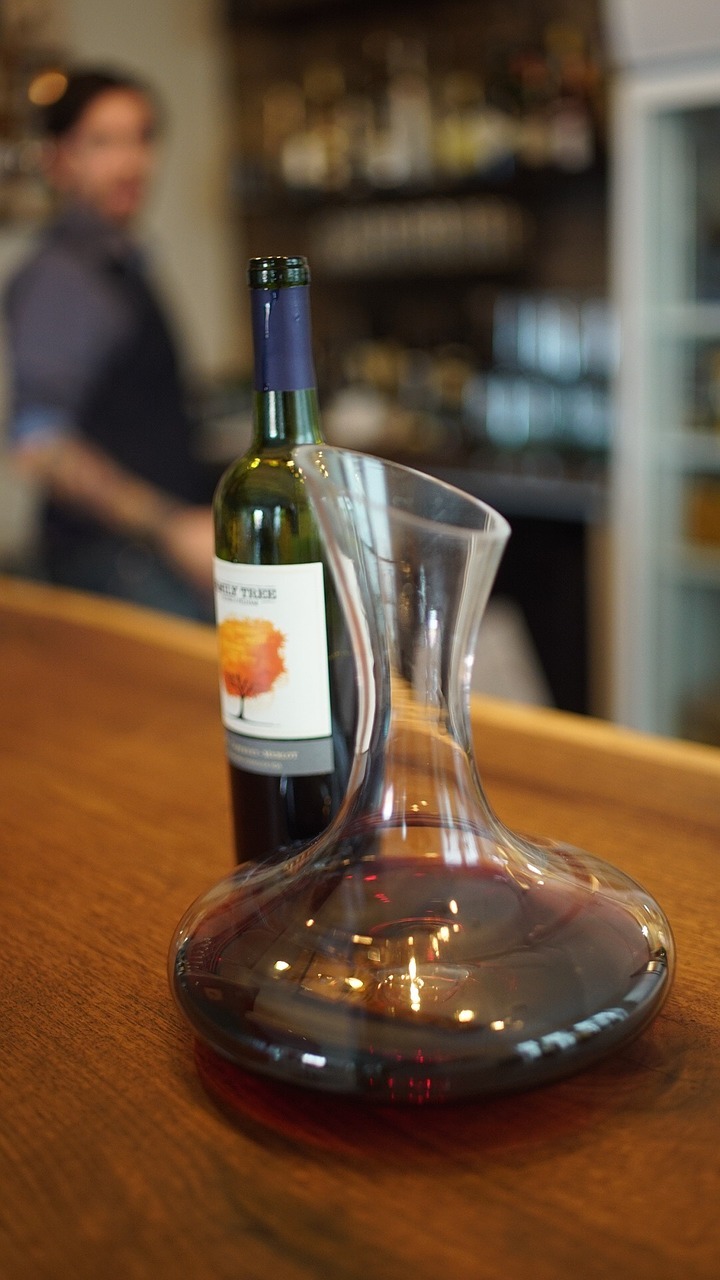 Dekantiranje vina - Vina Hrvatske